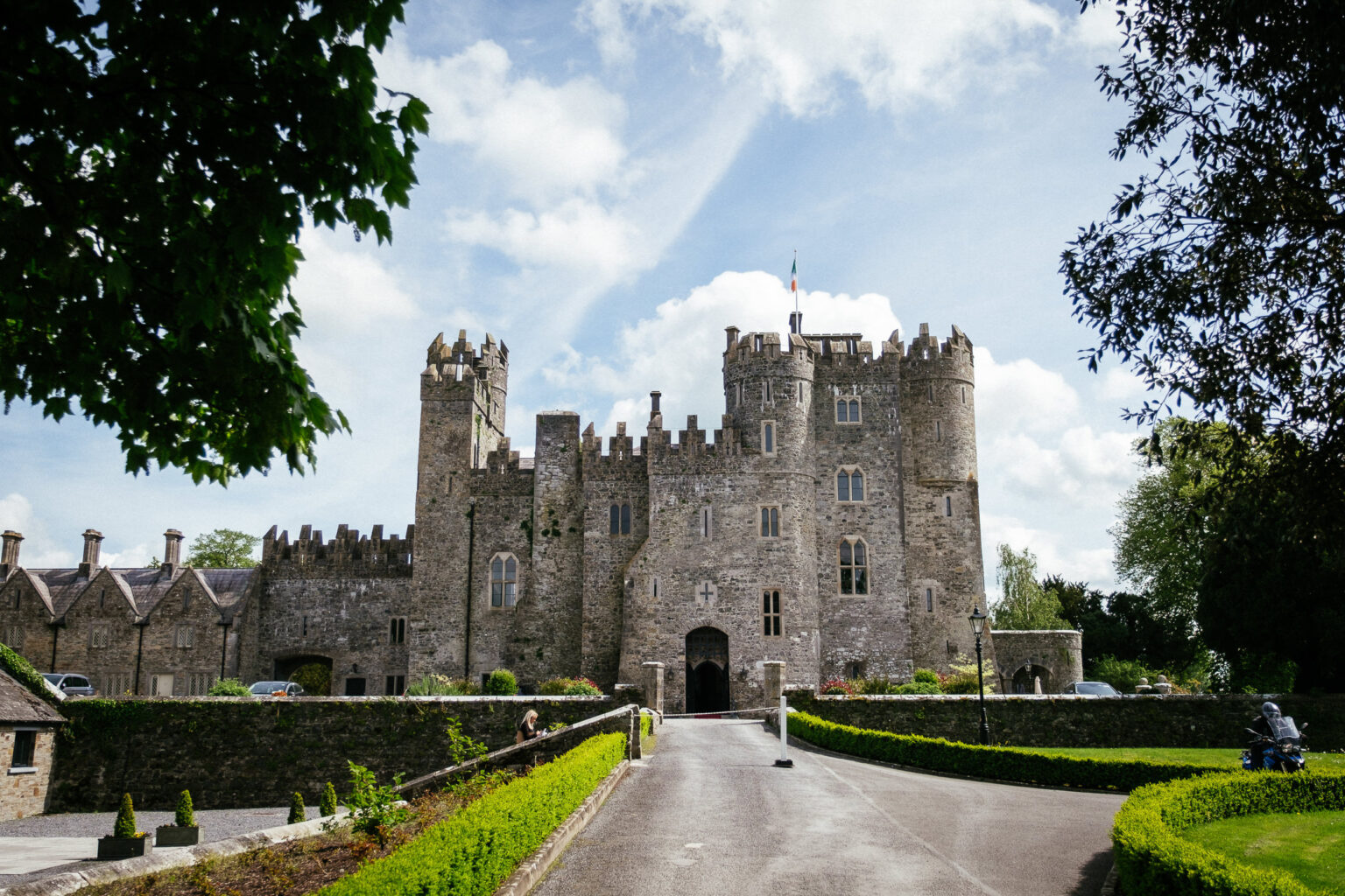 A Perfect Day for a Wedding at Kilkea Castle: Nicole and Darragh's ...